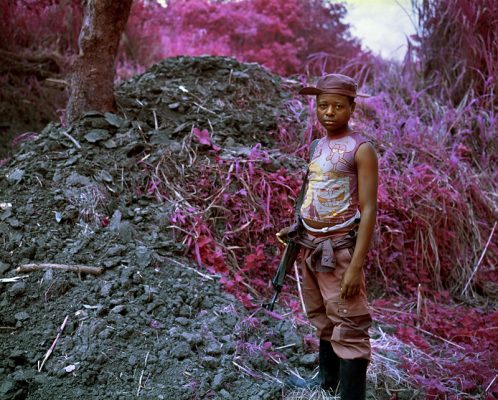 Richard Mosse. Ένας “υπέρυθρος” φωτογράφος που δείχνει τη ζωή στο ...