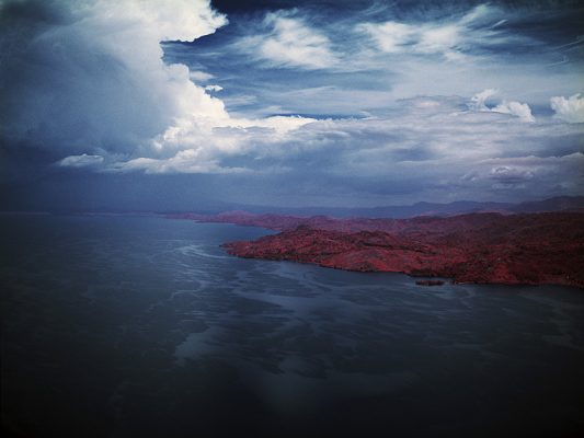 Richard Mosse. Ένας “υπέρυθρος” φωτογράφος που δείχνει τη ζωή στο ...